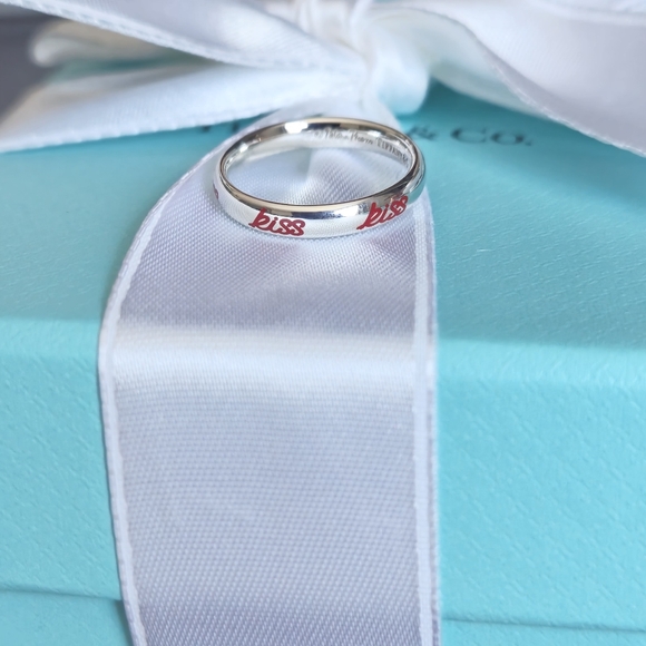 Tiffany & Co. | Jewelry | Tiffany Co Graffiti Kiss Ring | Poshmark